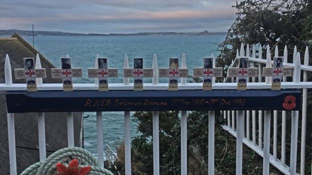 Cornwall marks 40th anniversary of Penlee lifeboat disaster - BBC News