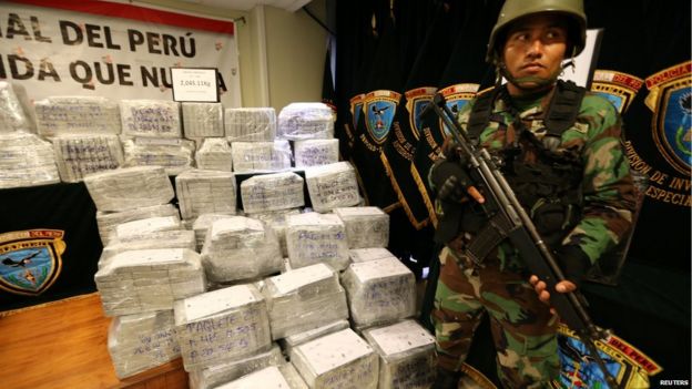 The illegal drugs with legal medical uses - BBC News