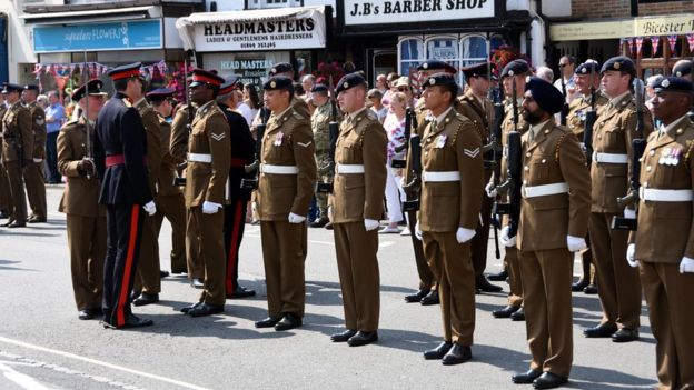 Royal Logistic Corps receives freedom of Bicester - BBC News