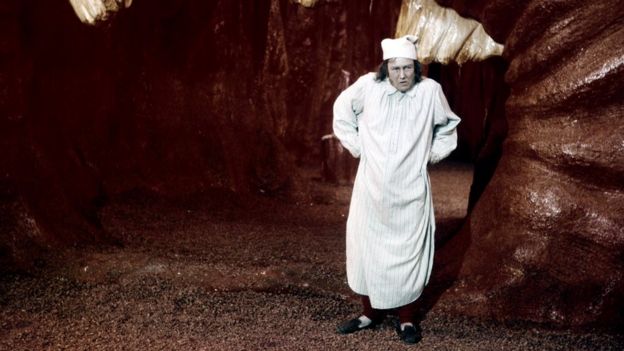 In pictures: Albert Finney's life and career - BBC News