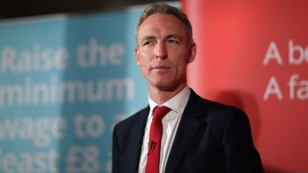 Ex-Labour leader condemns Corbyn over anti-semitism - BBC News