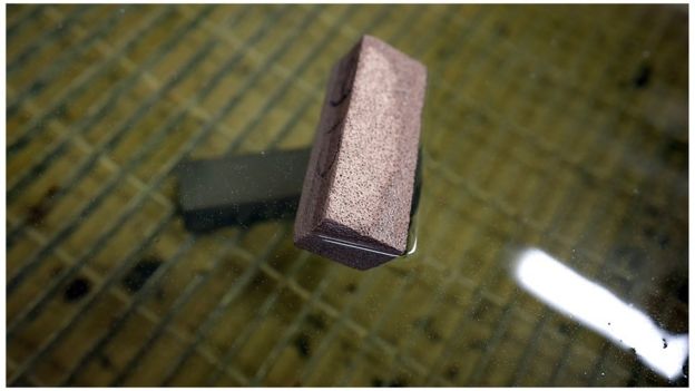 Experts warn RAAC concrete affects thousands of UK buildings - BBC News