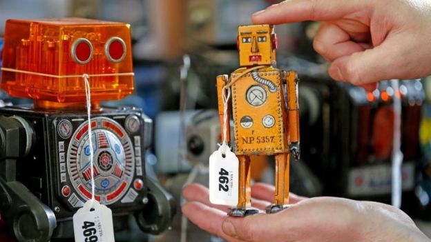 In pictures: Batman and Flash Gordon in robot toys sale - BBC News