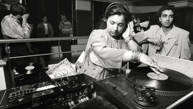 'How I became a secret daytime DJ' - BBC News