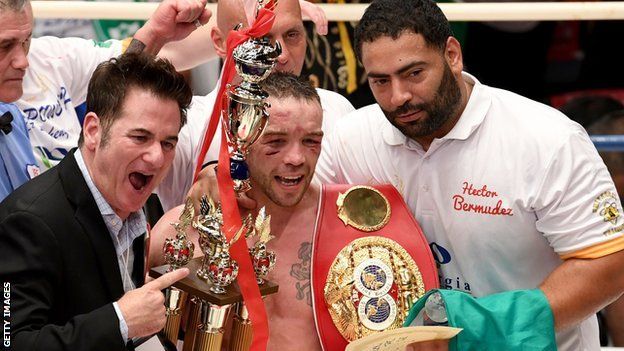 TJ Doheny: Irish boxer wins IBF world super bantamweight title - BBC Sport