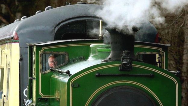 Prince Charles drives restored steam train at Milton of Crathes - BBC News