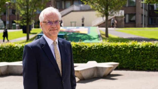 Queen’s Jubilee birthday honours: MBE for food bank founder - BBC News