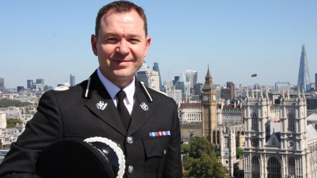 Dyfed-Powys Police appoint ex-terrorism officer as deputy - BBC News