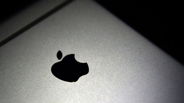 'Sweating bullets' - The inside story of the first iPhone - BBC News