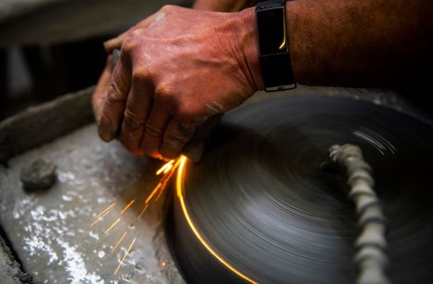 The Olympic curling stones crafted in Scotland - BBC News