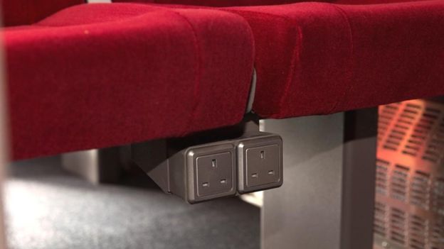 New Azuma rail fleet starts between Aberdeen and London - BBC News