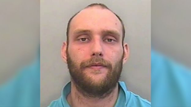 Drug offences prisoner from Devon hunted by police - BBC News