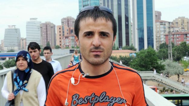 Hande Kader: Outcry in Turkey over transgender woman's murder - BBC News