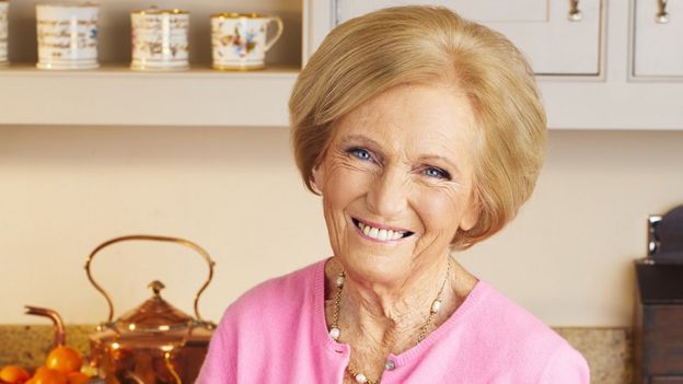 Mary Berry was once arrested at airport and put in a cell - BBC News