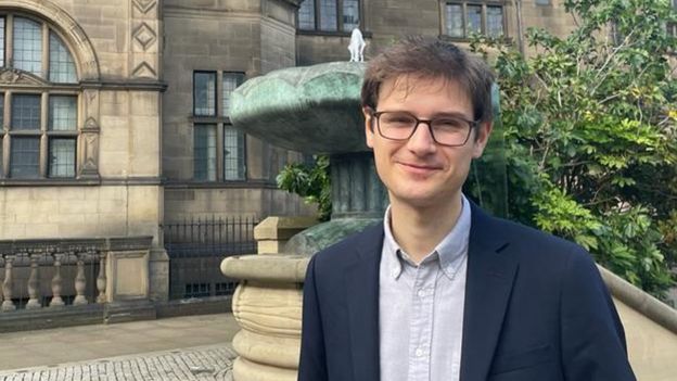 Sheffield City Council: Labour's Tom Hunt elected as new leader - BBC News