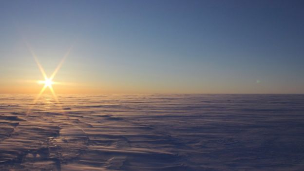 Isolated lakes found beneath Canadian ice sheet - BBC News