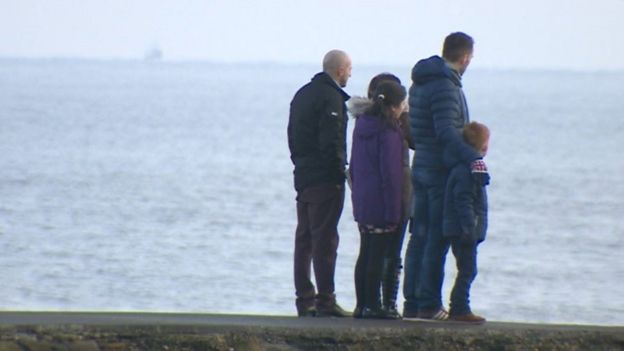 Cullercoats sea rescue: Caitlin Ruddy dies after cardiac arrest - BBC News