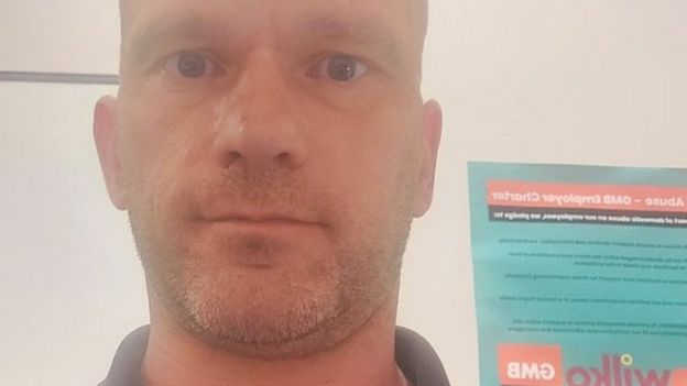 Wilko staff offered guaranteed bus driver interviews - BBC News