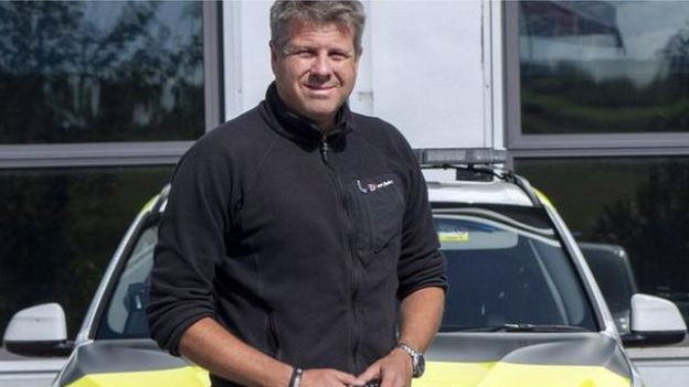 Traffic Cops star 'TV Tim' retires from South Yorkshire Police - BBC News