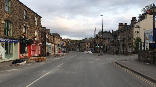 Whaley Bridge dam: The people who saved a village - BBC News