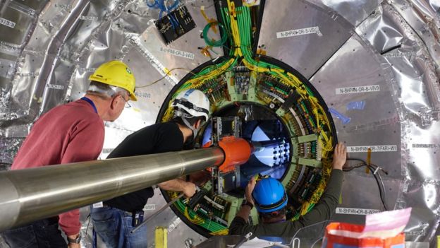 Huge Large Hadron Collider experiment gets 'heart transplant' - BBC News