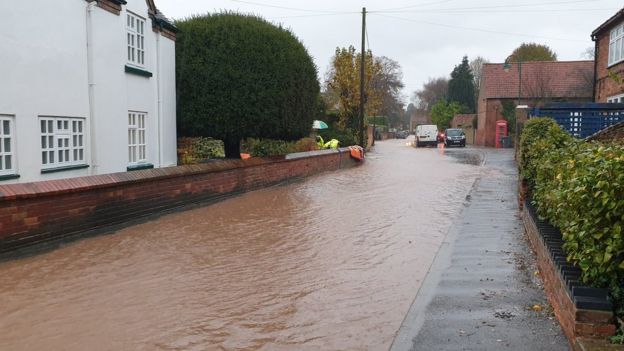 Worksop library counts cost of 'exceptional' flood damage - BBC News