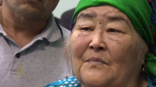 Ali Feruz: Deportation reprieve for Uzbek journalist in Moscow - BBC News