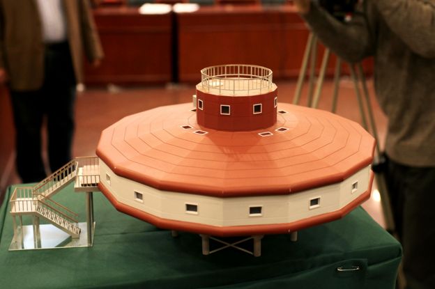 How Antarctic bases went from wooden huts to sci-fi chic - BBC News