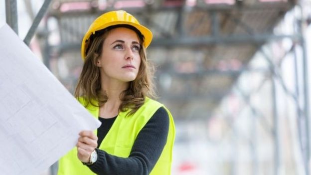 Give 16-year-olds more choice - employers - BBC News