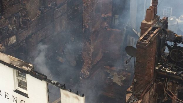 Royal Clarence fire: Engineers assess fire-ravaged hotel - BBC News