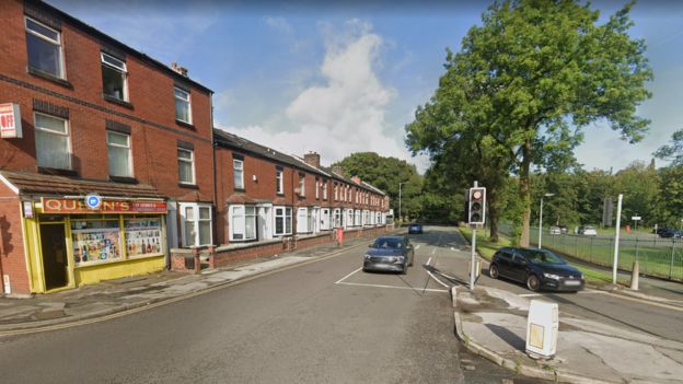 Child seriously hurt in Bolton abduction attempt - BBC News