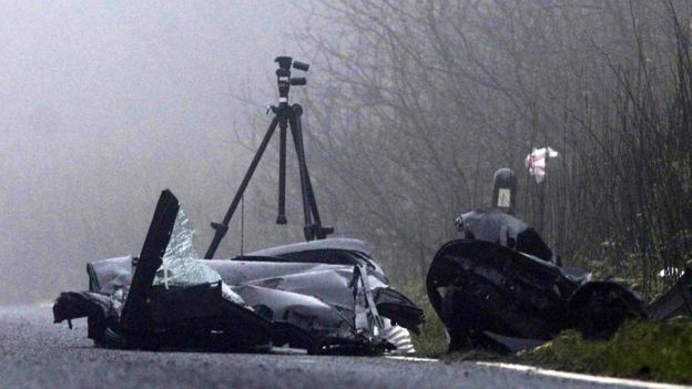 Tributes paid to teenagers who died in County Armagh crash - BBC News