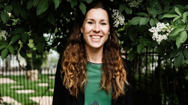 Sustainable Fashion Week challenging industry's footprint - BBC News