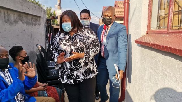 Tembisa hospital shooting: South Africa police confam dia officer ...