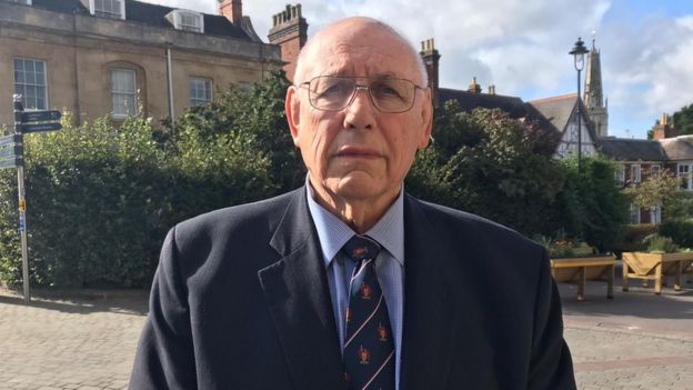 John Bayliss: Tributes paid to 'true gentleman' rugby star - BBC News