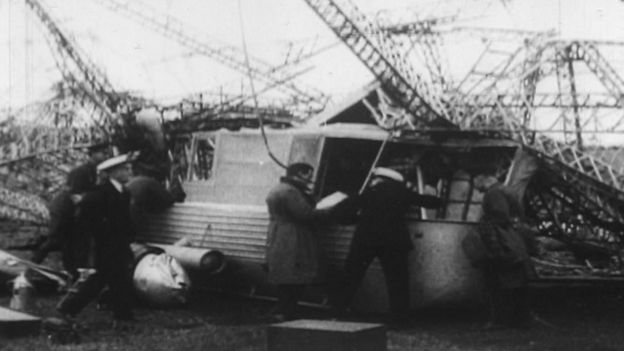100th anniversary of Zeppelin crashes in Essex - BBC News