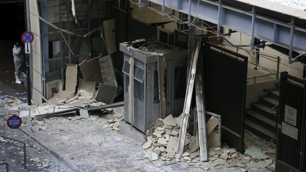 Athens bomb explodes near Greek parliament - BBC News