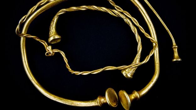Pictures: Earliest Iron Age gold jewellery ever found discovered - BBC ...