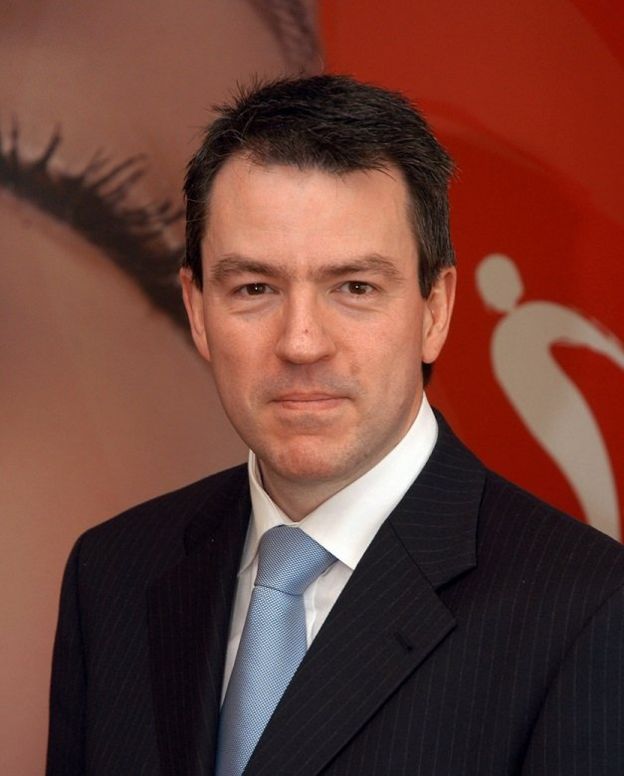 'How I deal with having impostor syndrome' - BBC News