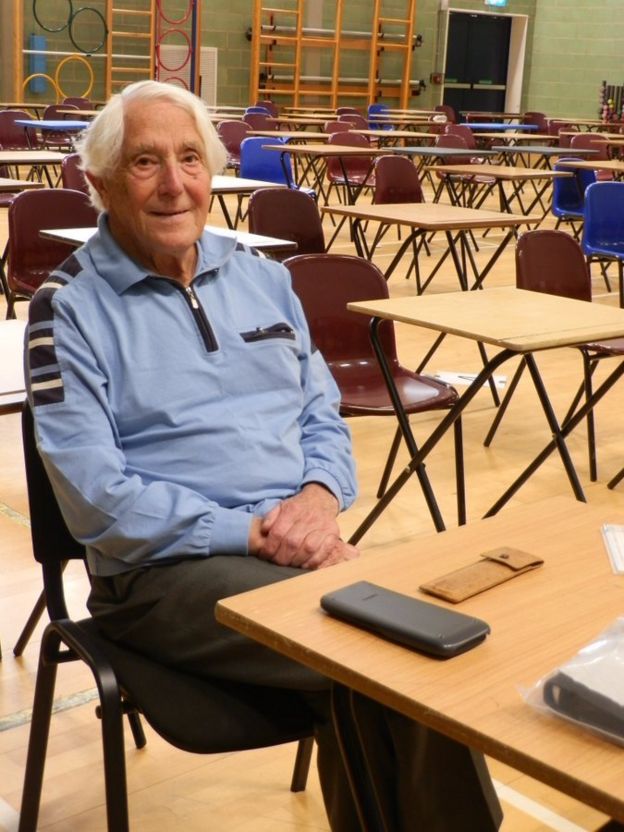 92-year-old grandpa sits GCSE maths exams, for fun! - BBC Newsround
