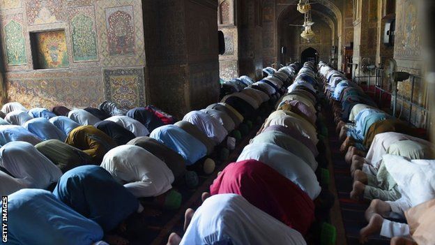 Ramadan: Late nights & ice baths - how Muslim footballers cope while ...