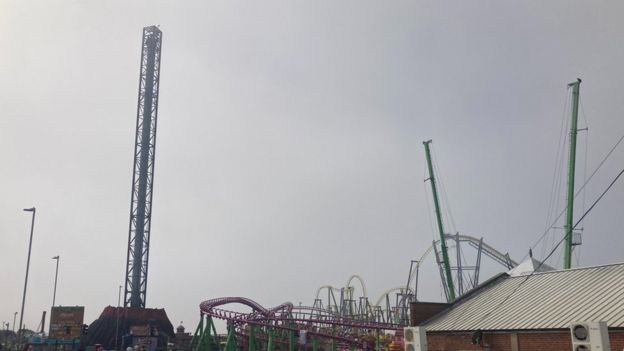 Fantasy Island Ingoldmells: Mum's concern over ride incident - BBC News