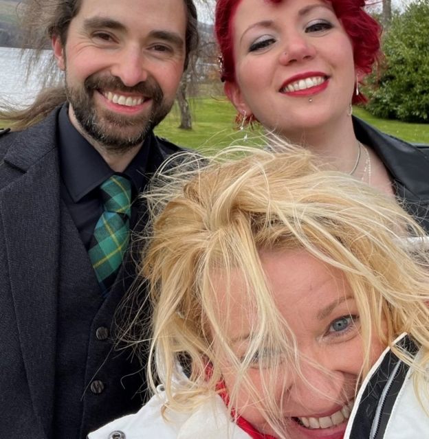 Rise in Scottish marriages is like 'post-war boom' - BBC News