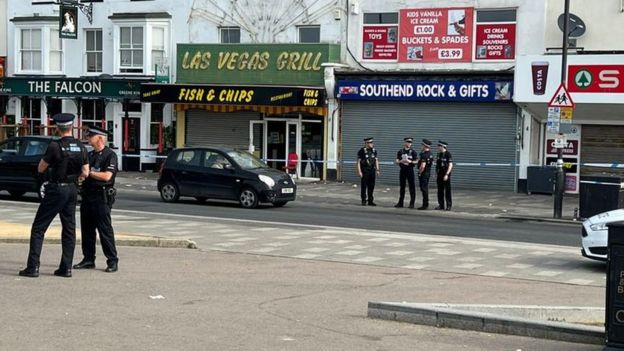 Stop and search arrests after disorder in Southend - BBC News