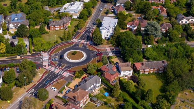 Cambridge's Dutch roundabout damaged by hit-and-run driver - BBC News