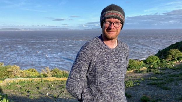 Flat Holm: The man who lives alone on an island - BBC News