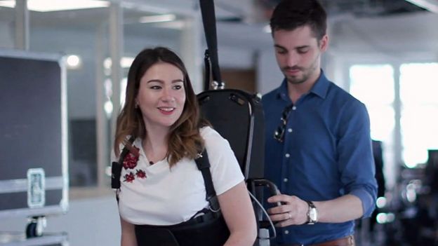 'Rewiring nerves' reverses hand and arm paralysis - BBC News