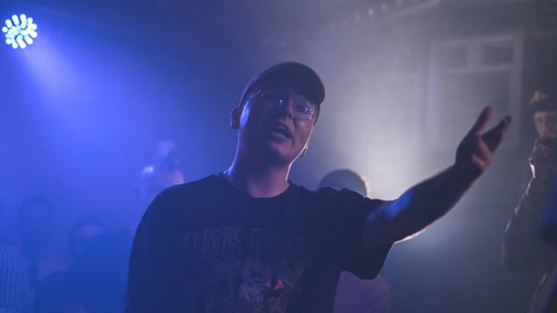 Battle rap: Quips and insults galore at NI event - BBC News