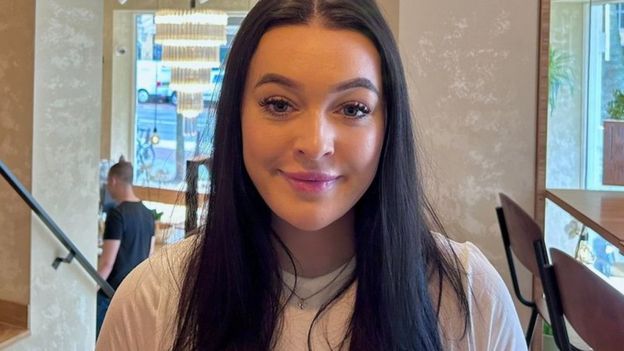 Botox providers in England facing stricter rules - BBC News