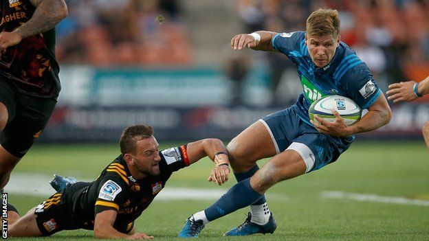 Piers Francis: Northampton Saints sign Auckland Blues fly-half - BBC Sport